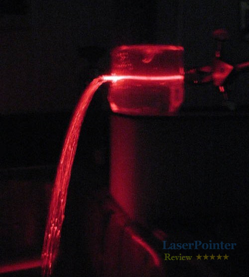 Experiments：Laser in water | Laser Pointer Reviews | Laser Pen Reviews